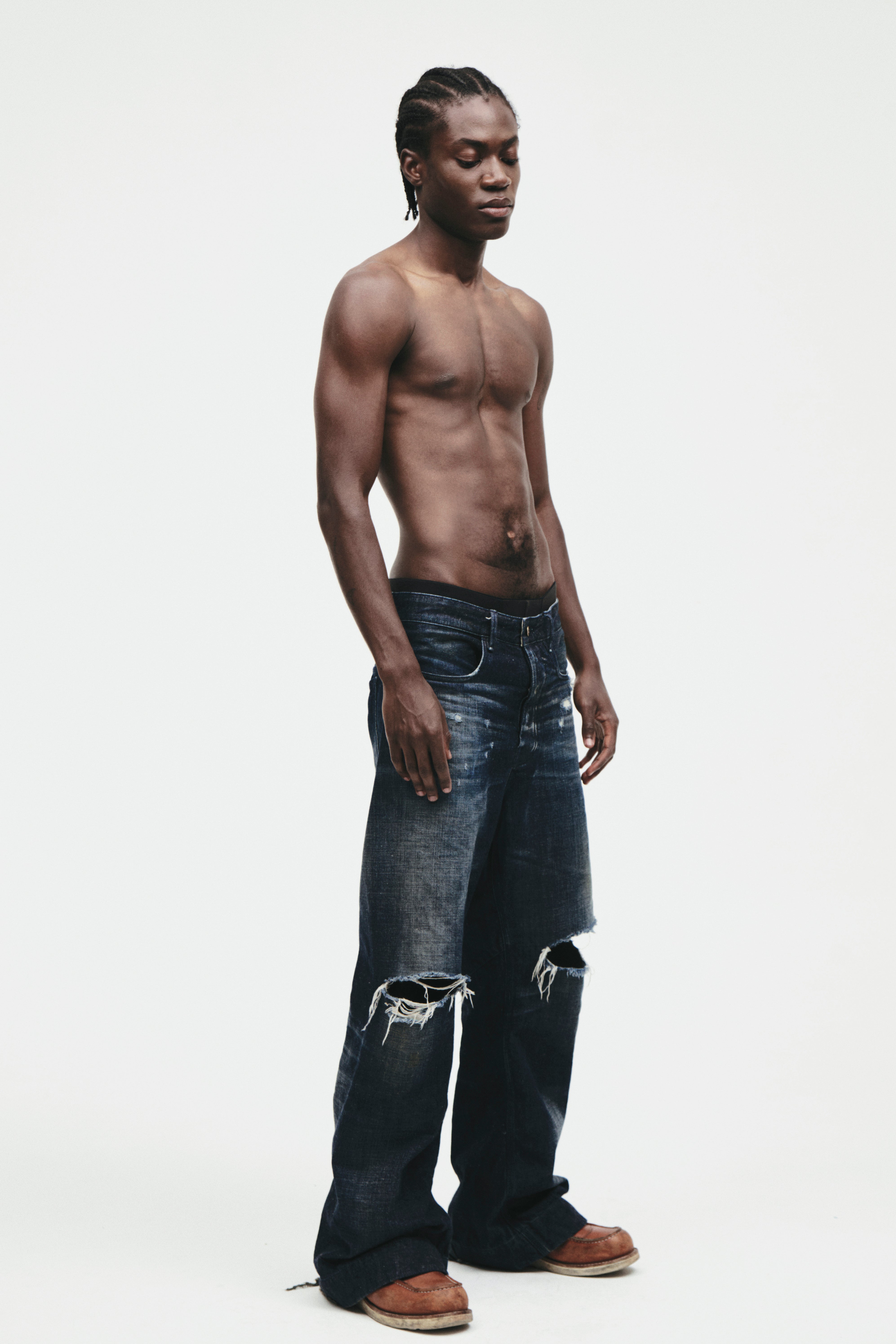 Worn-Out Denim – BUEN DIA 0222